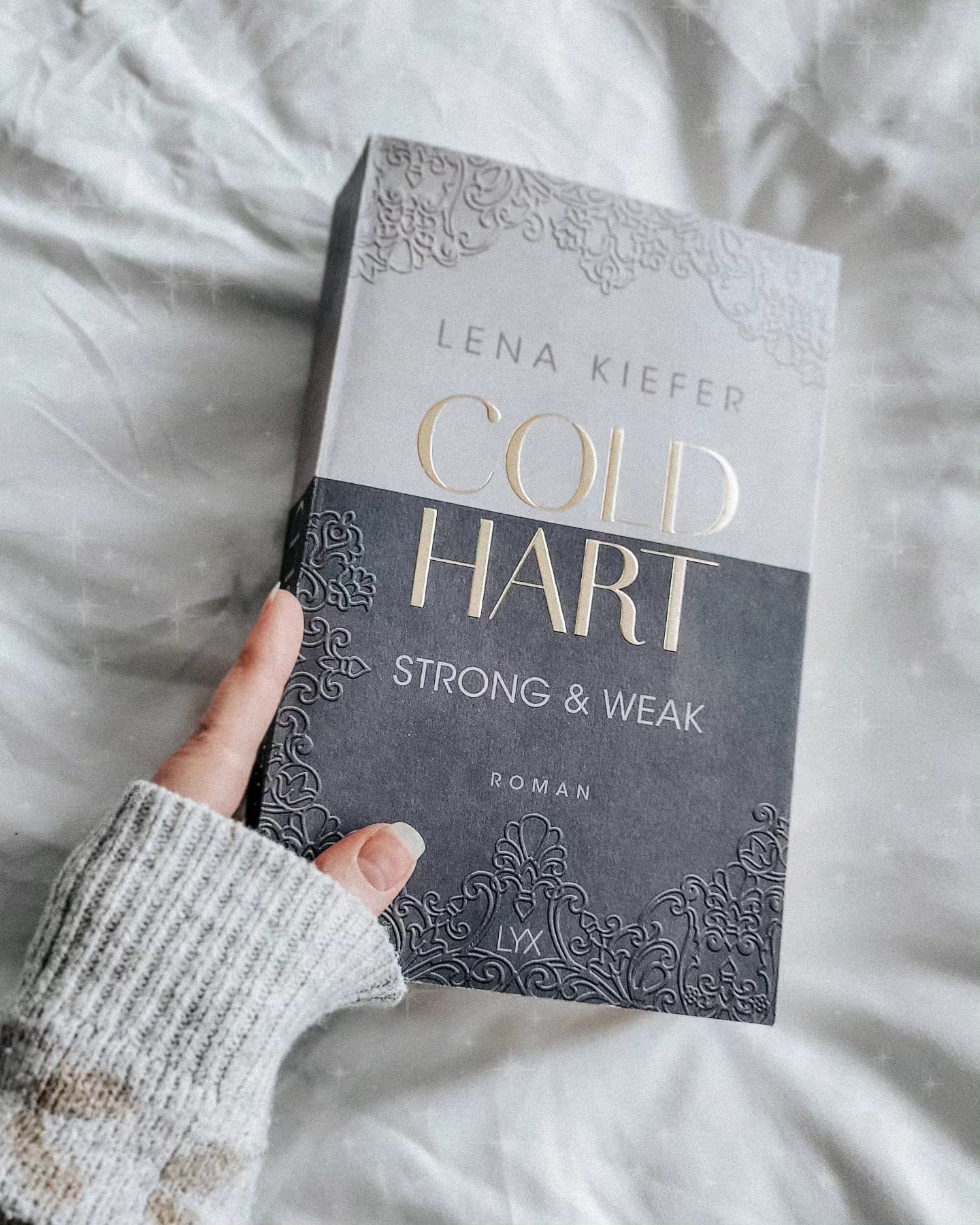 Rezension: Coldhart – Strong & Weak [Lena Kiefer] – Lexi´s Little Library
