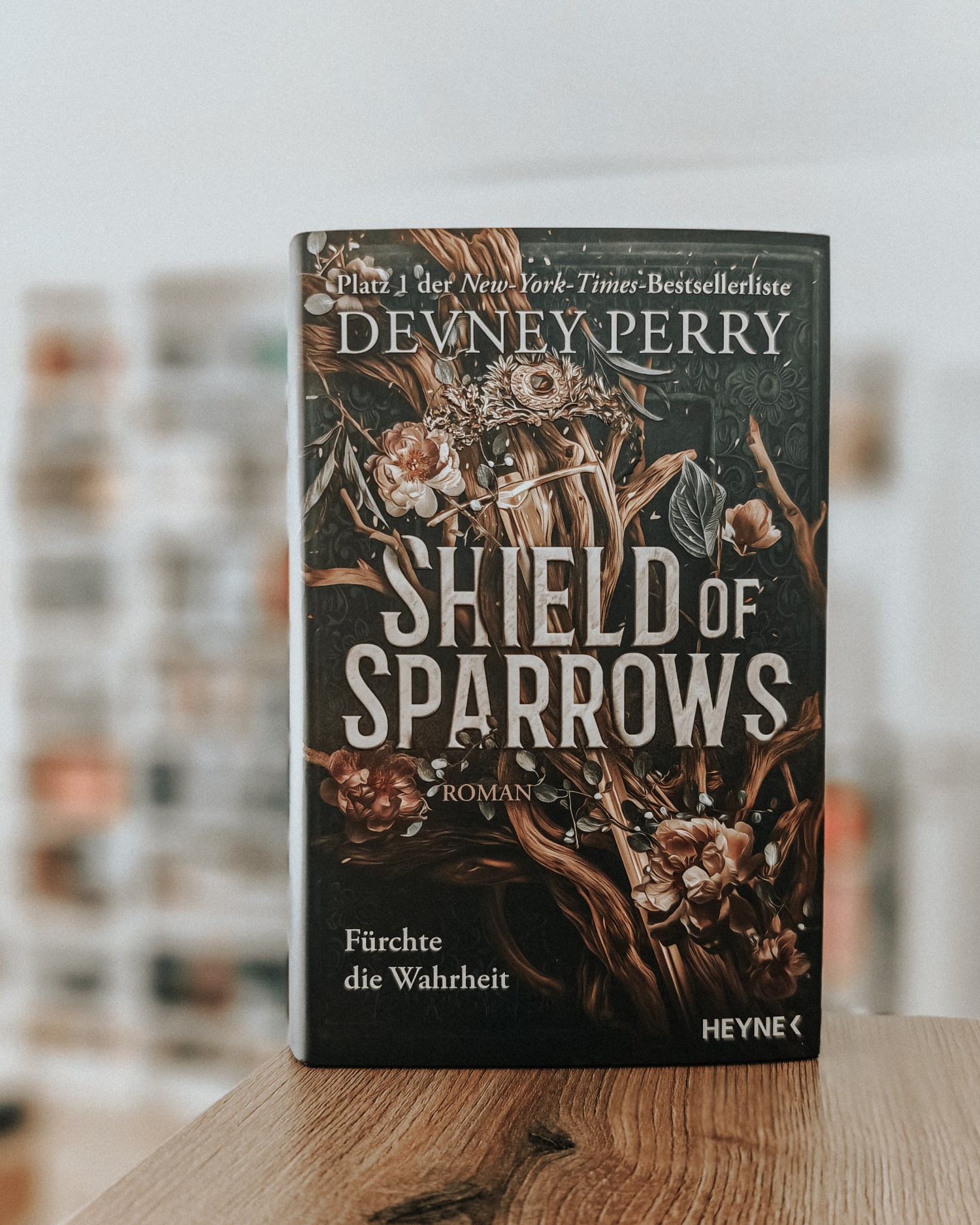 Rezension: Shield of Sparrows [Devney Perry] – Lexi´s Little Library